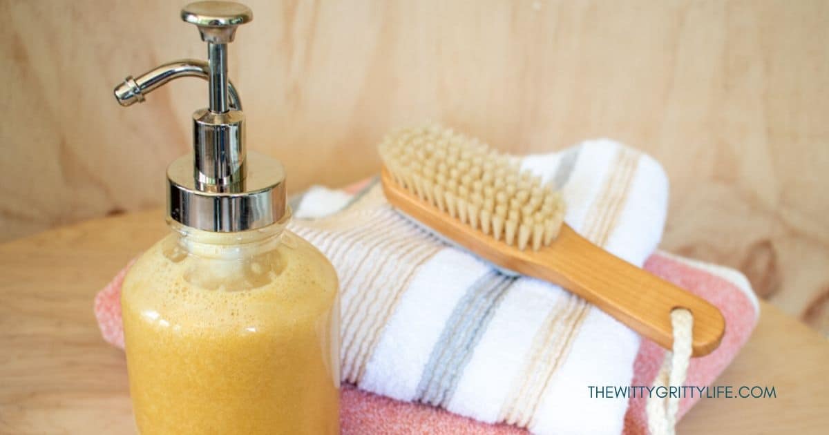 HOW TO MAKE LIQUID SOAP YOUR HANDS WILL LOVE - thewittygrittylife.com