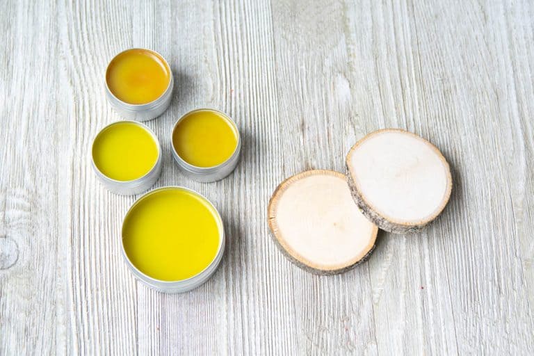 HOW TO MAKE ORGANIC BEESWAX LIPBALM - thewittygrittylife.com