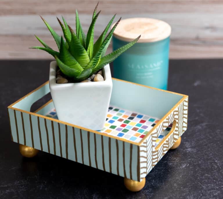 HOW TO CREATE AN ADORABLE MOSAIC TILE TRAY - thewittygrittylife.com